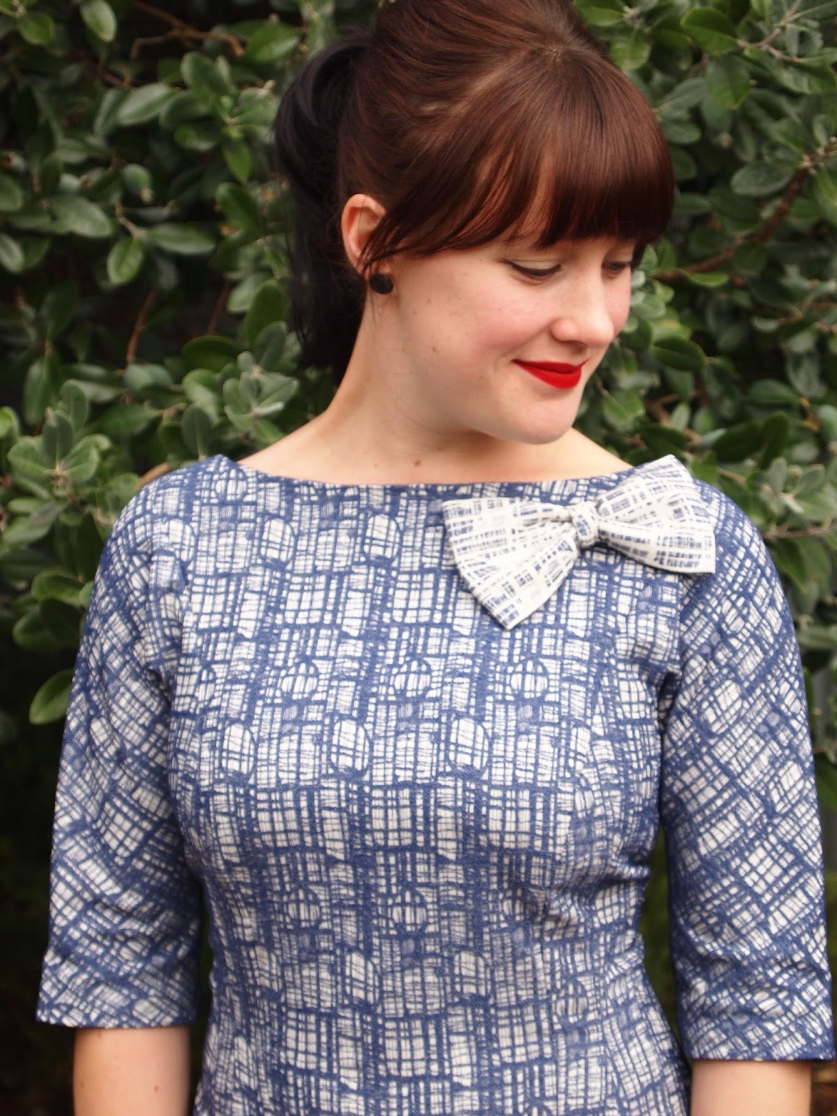 The Long & Winding Bobbin: Tessuti Gridlock Gertie Wiggle Dress!
