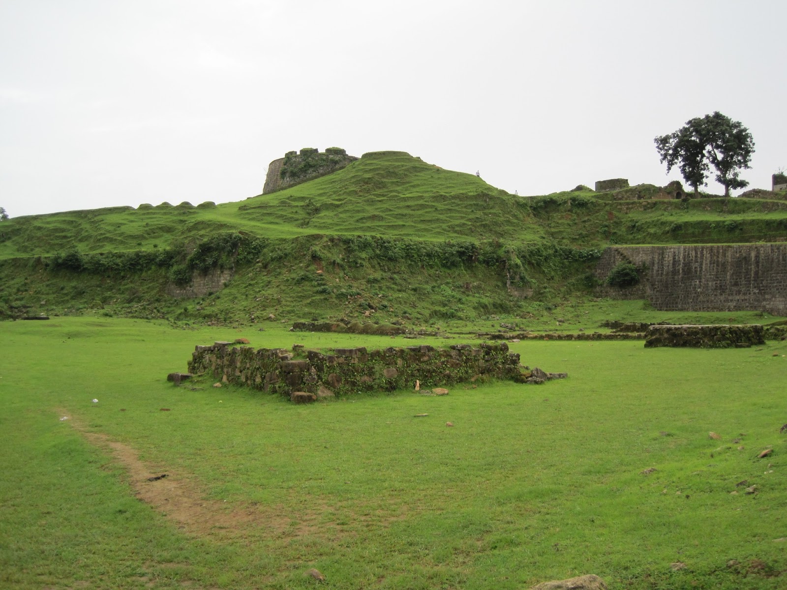 YENNAAR: Shivappa Nayakana Kote - Nagara Fort