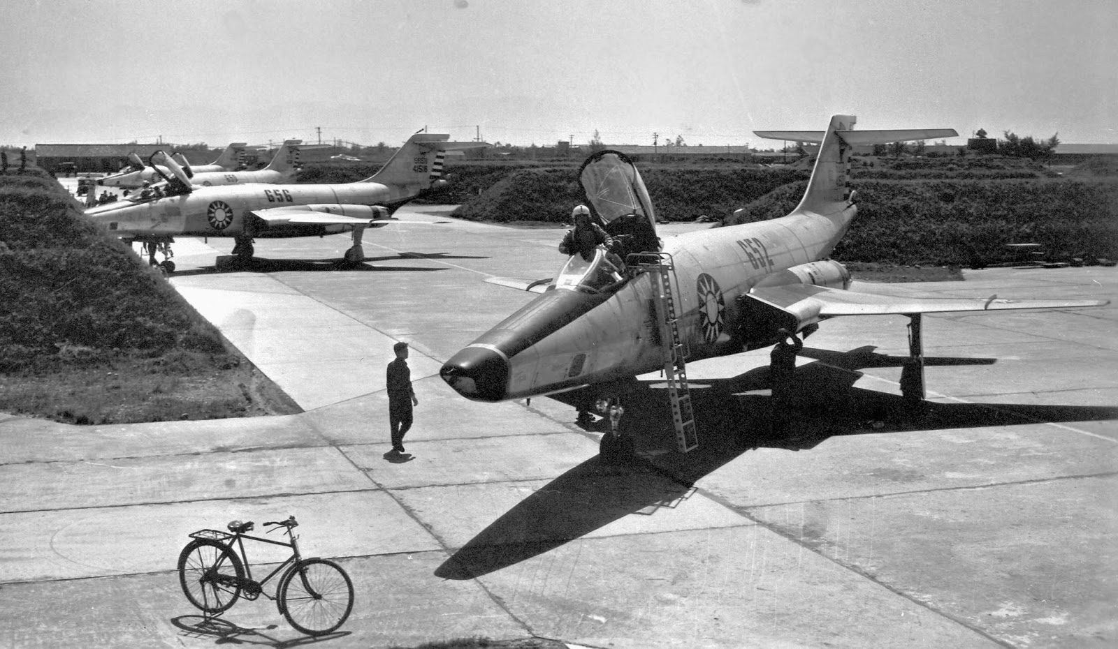 The Fighter Writer: Ron Easley's Aviation Blog: 2016
