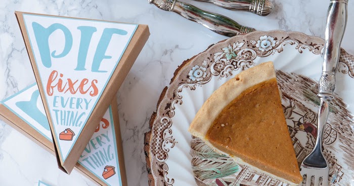 Free Printable Pie Box Toppers | i should be mopping the floor