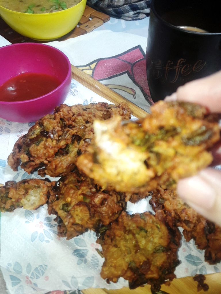 Noodles Pakora Recipe - Yummy Traditional