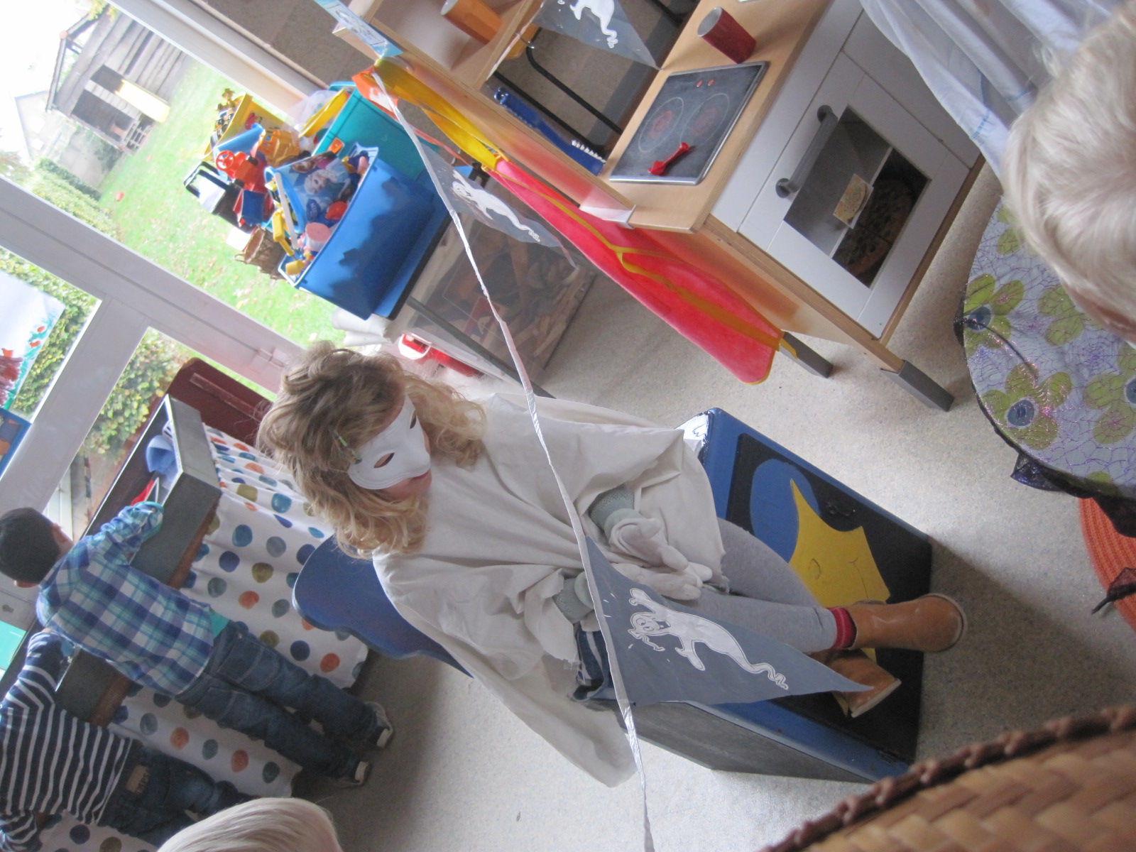 Welkom in de 2de kleuterklas!: Verhaal met prenten: Papa spook is jarig!