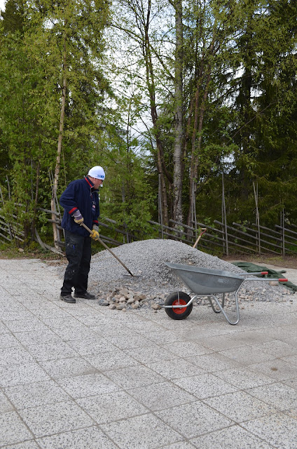 LunaDsign: Om att gräva efter kattskallar