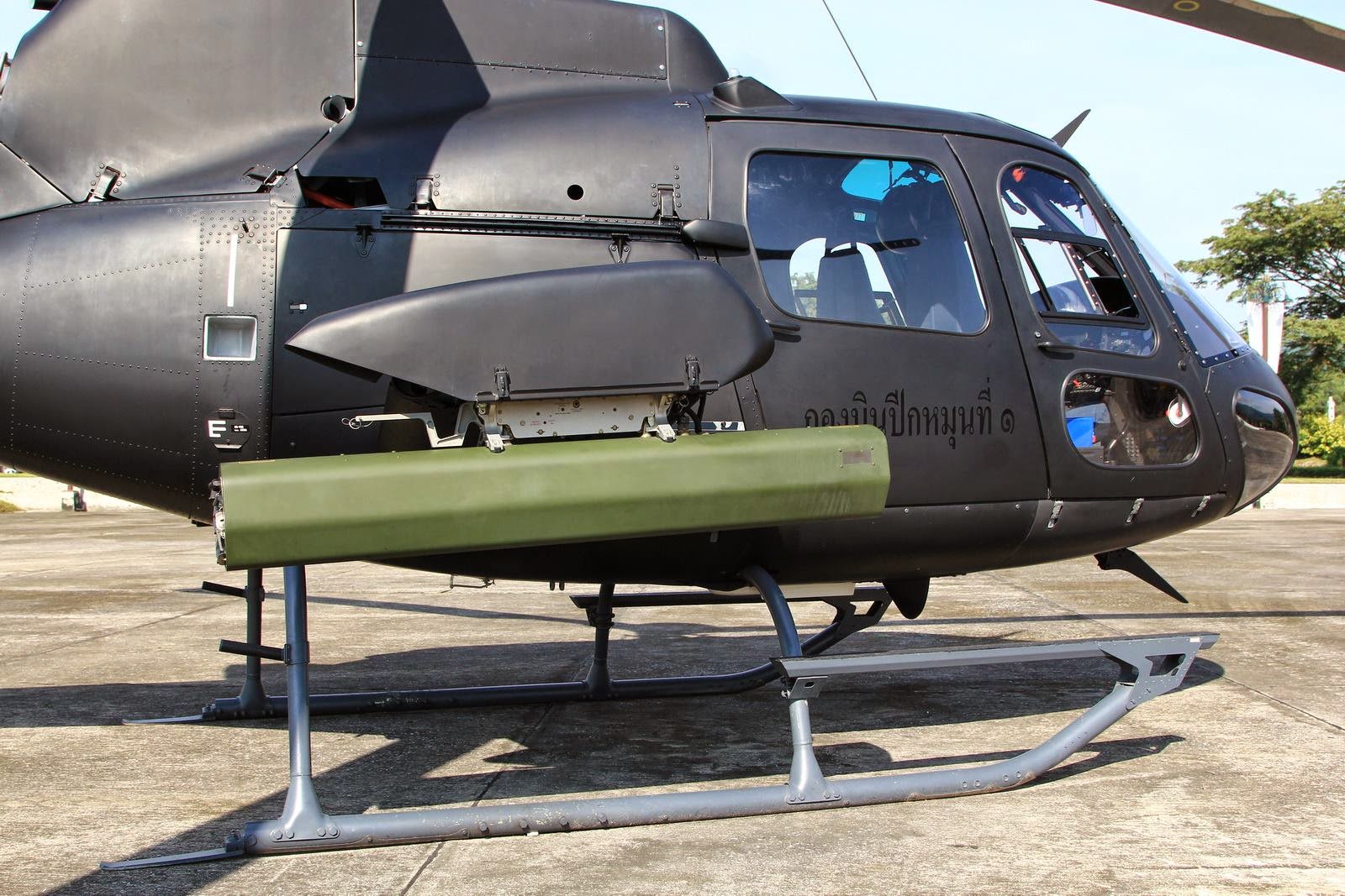 THAIDEFENSE-NEWS: ประมวลภาพ AH-1F Cobra และ AS550 C3 Fennec