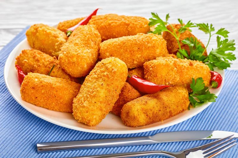 BRZI KROKETI OD KRUMPIRA: Odlično idu uz piletinu, s tartar-umakom...