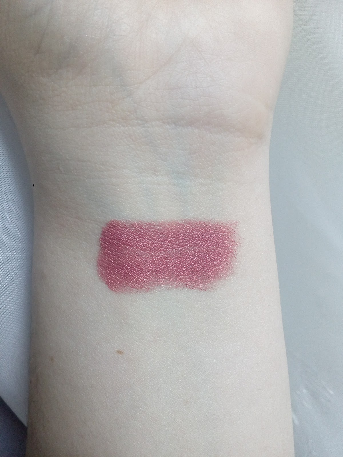 Maria's corner: Maybelline Color sensational karmin ( 620 Pink Brown)