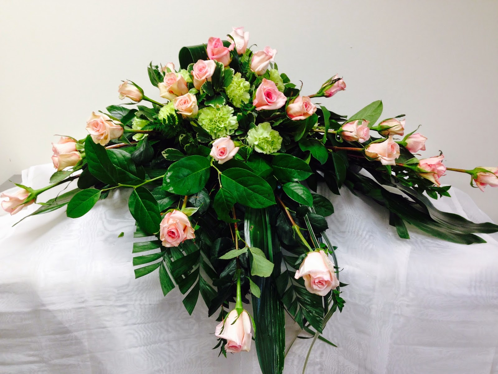 flower classroom: Explore Floral Design Class~~ Students Sympathy designs
