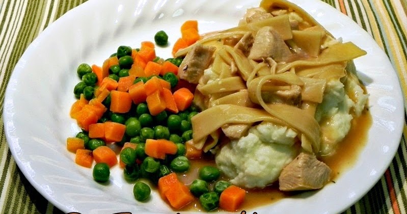 The Iowa Housewife: Chicken and Homemade Noodles