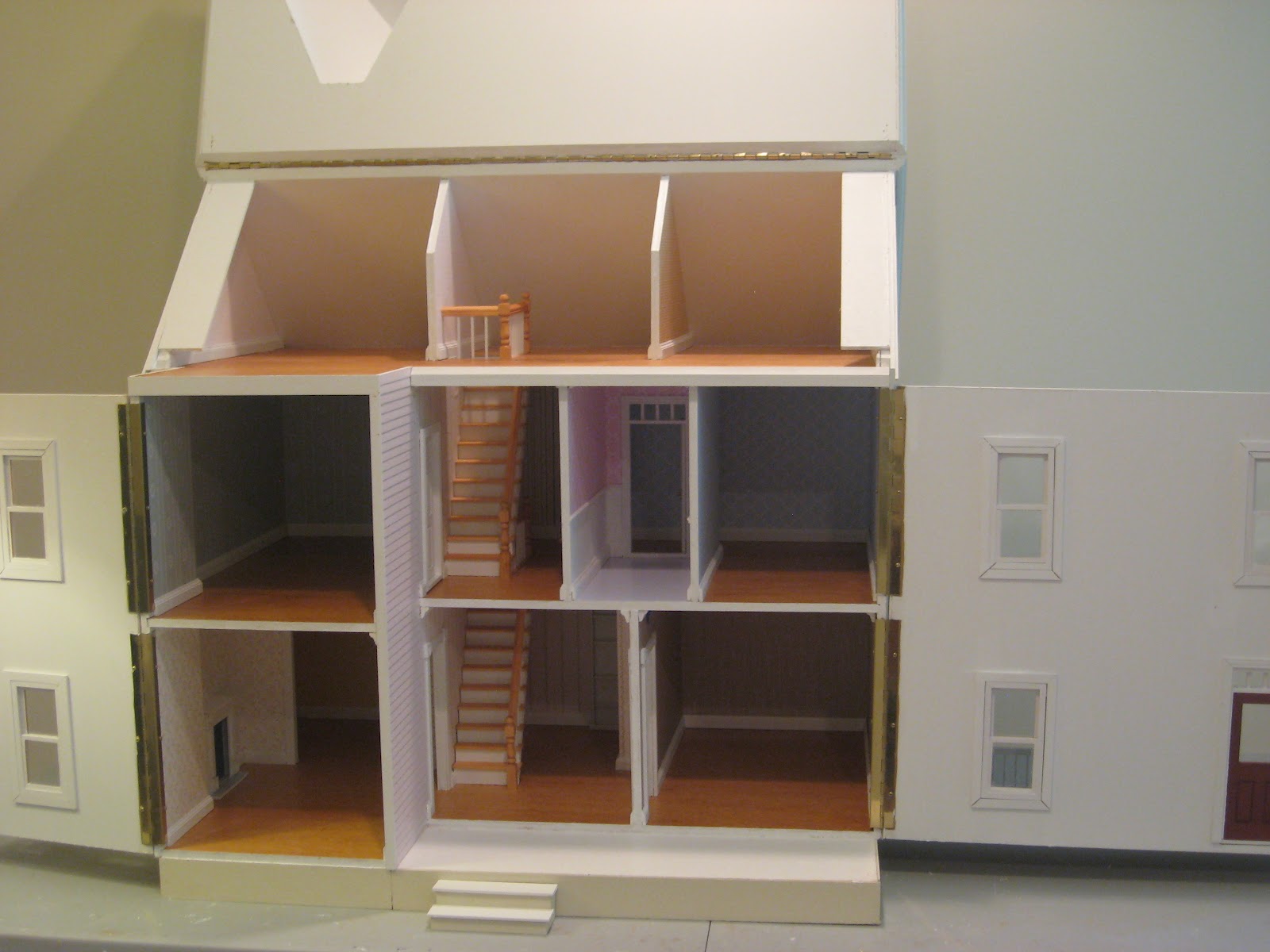 Little Darlings Dollhouses: Front Opening Greenacres