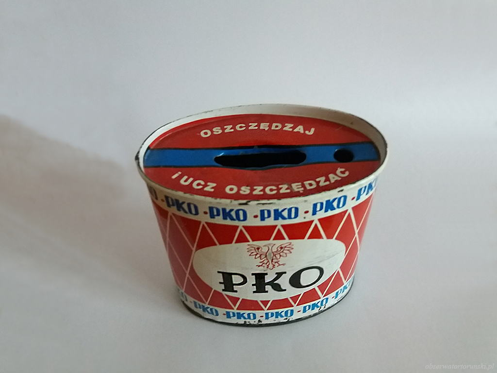Obserwator Toruński: PEŁNA KOMUNA - Jak ukradziono nam odpoczynek (2067) Obserwator Toruński: PEŁNA KOMUNA - Jak ukradziono nam odpoczynek (2067)