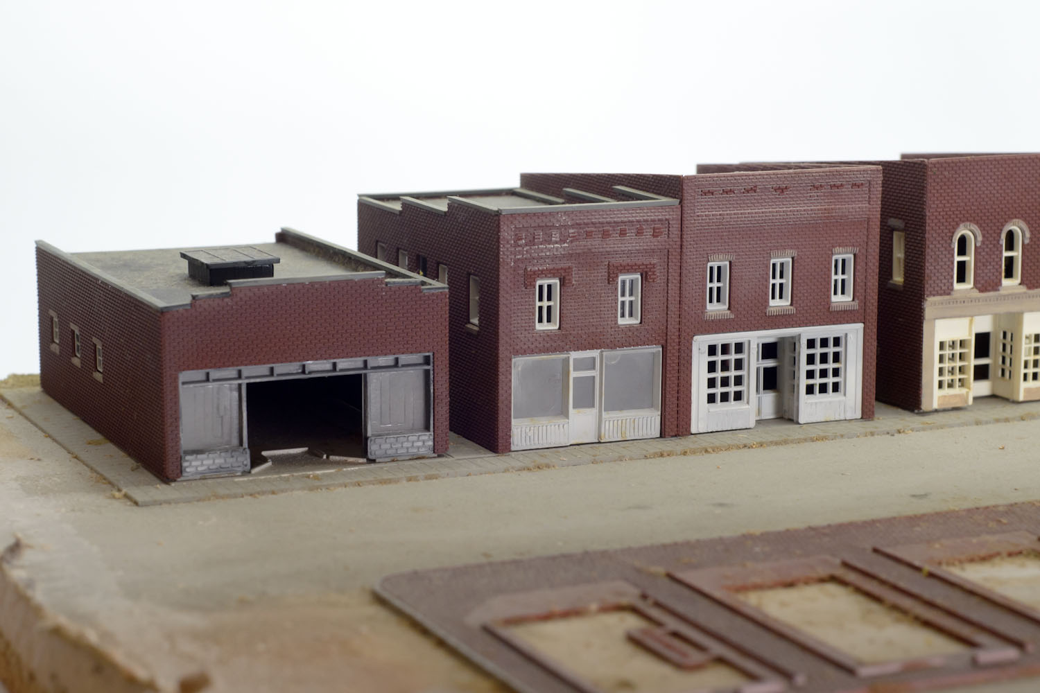 N-Scale For Sale: Small Town Street with 10 Buildings