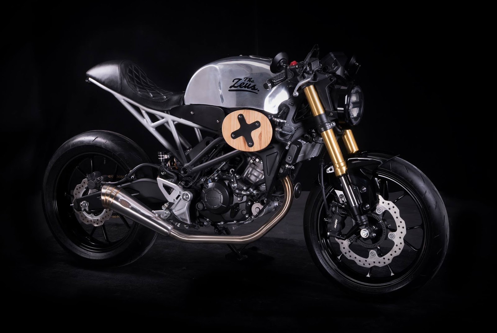 "The X-Racer" CB150R / Zeus Custom