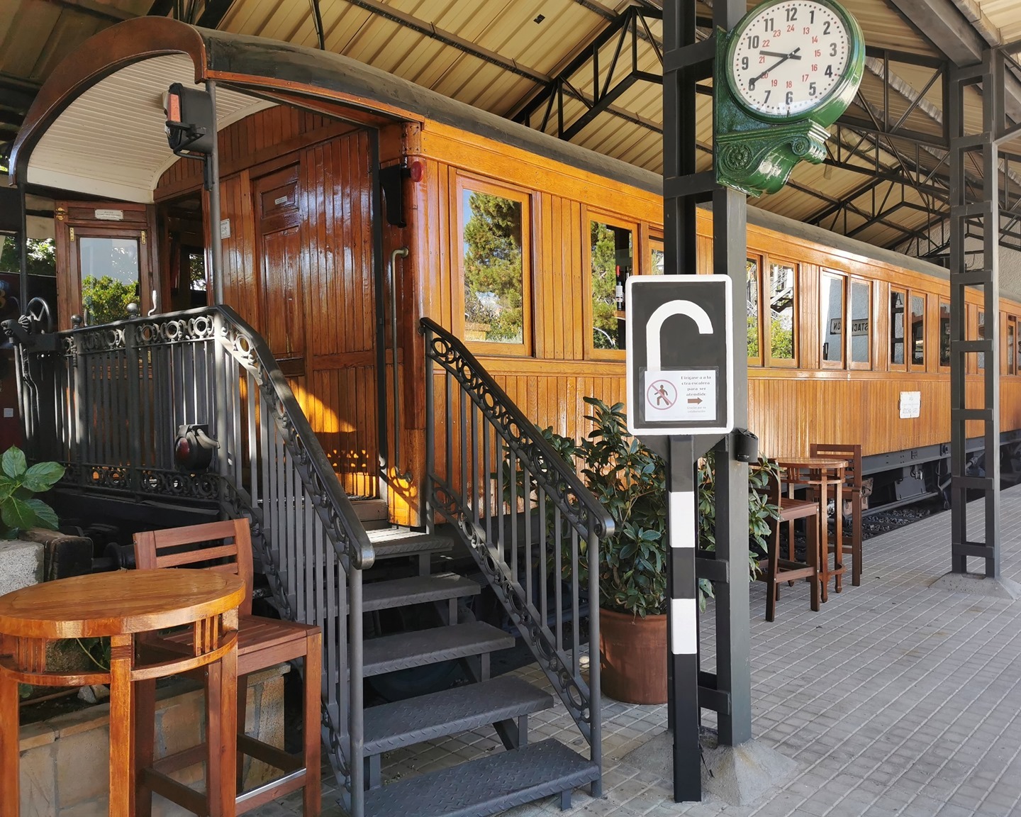 Fan of style : Un vagón de tren, el glamour de un viaje gastronómico