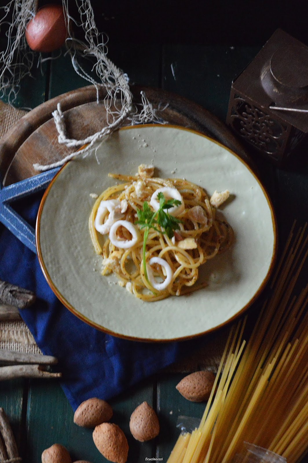 SPAGHETTI CON SEPPIE, POMODORI SECCHI E SEPPIOLINE