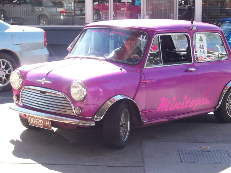 Mini Cooper S MKII de 1968: 155 photos en couleur de filles & Mini d ...