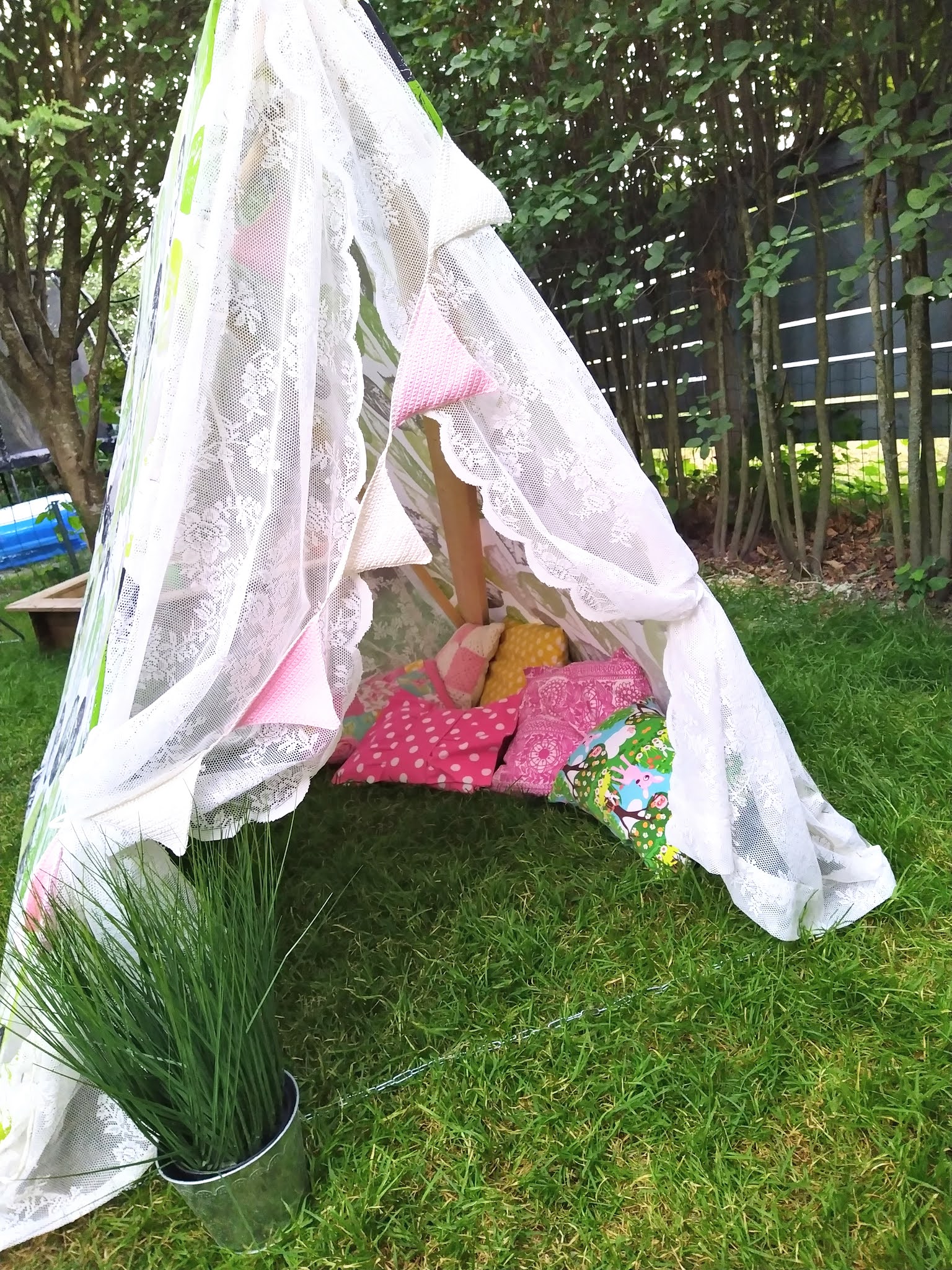 Iloa, eloa! : Teltta lasten leikkeihin - tee helposti itse