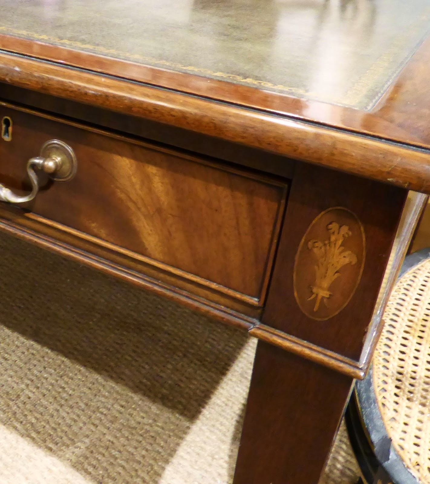 MICHAEL THOMAS : Guildhall Partners Desk