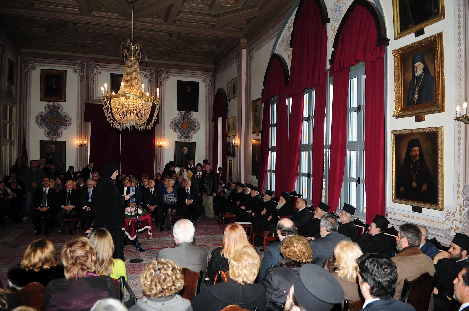 ΦΩΣ ΦΑΝΑΡΙΟΥ: Ο ΠΑΤΡΙΑΡΧΗΣ ΣΤΗ ΧΑΛΚΗ ΓΙΑ ΤΗΝ ΕΟΡΤΗ ΤΟΥ ΑΓΙΟΥ ΦΩΤΙΟΥ