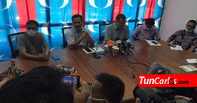 TERKINI: Dua ADUN PKR keluar parti, Mukhriz hilang majoriti - Tun Carlos TERKINI: Dua ADUN PKR keluar parti, Mukhriz hilang majoriti - Tun Carlos