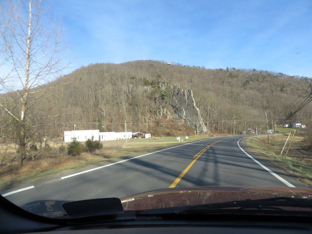Skookum Traveler: Big Ridge and Cranny Crow (WV)