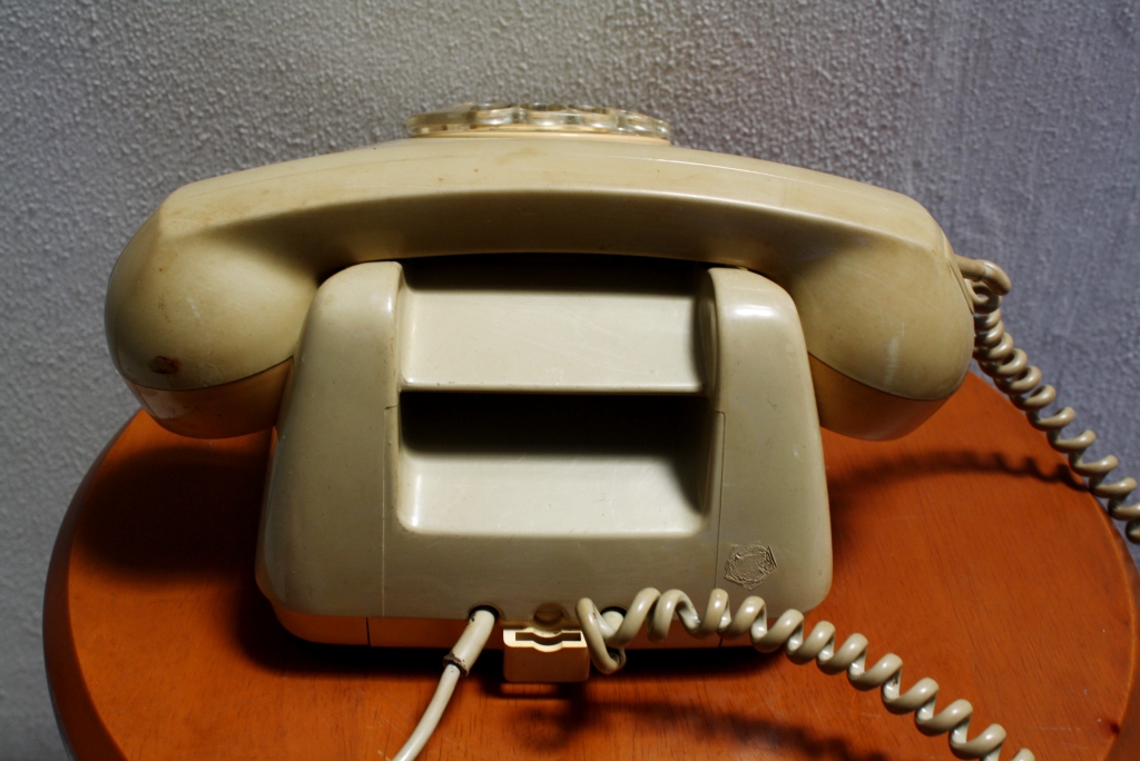 Tio Him & Co.: Telepon Putar Tempo Dulu / Vintage Rotary Dial Telephone