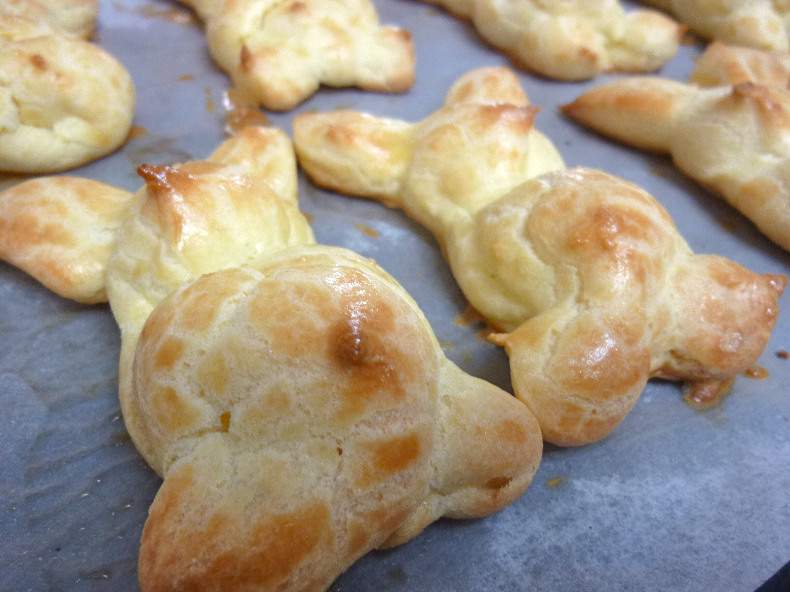 Pink Easter Bunny Eclairs with Key lime Curd Filling – Diary of a Mad ...