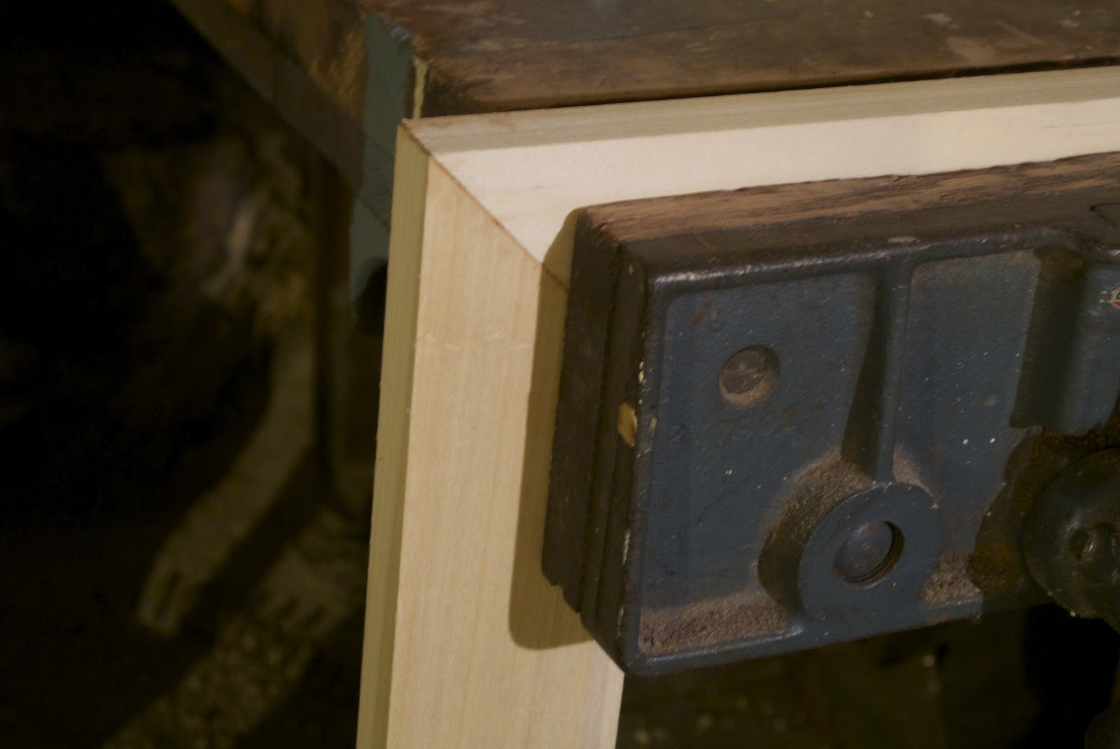 Life at Pugsley: How to make wood window screens 6: Securing the Miter ...