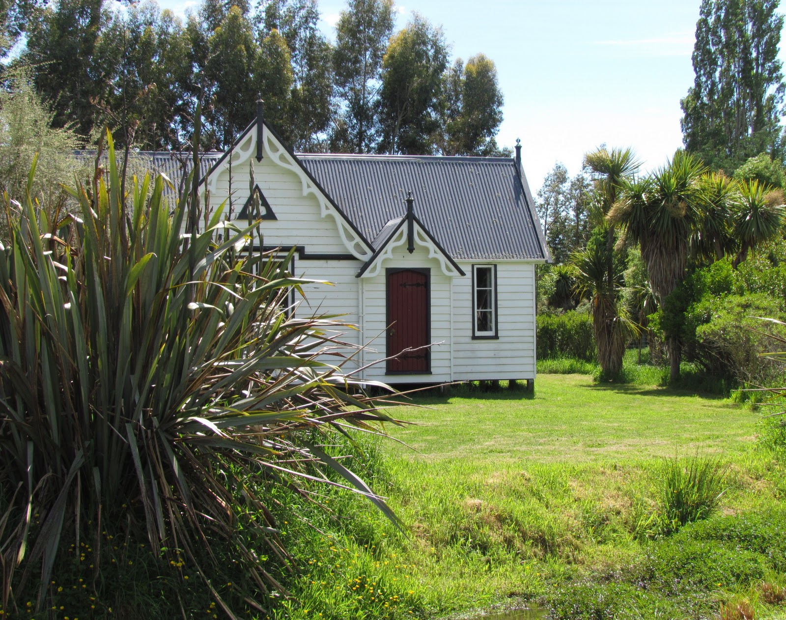 Lady Mondegreen's Secret Garden: Ohoka Garden Tour