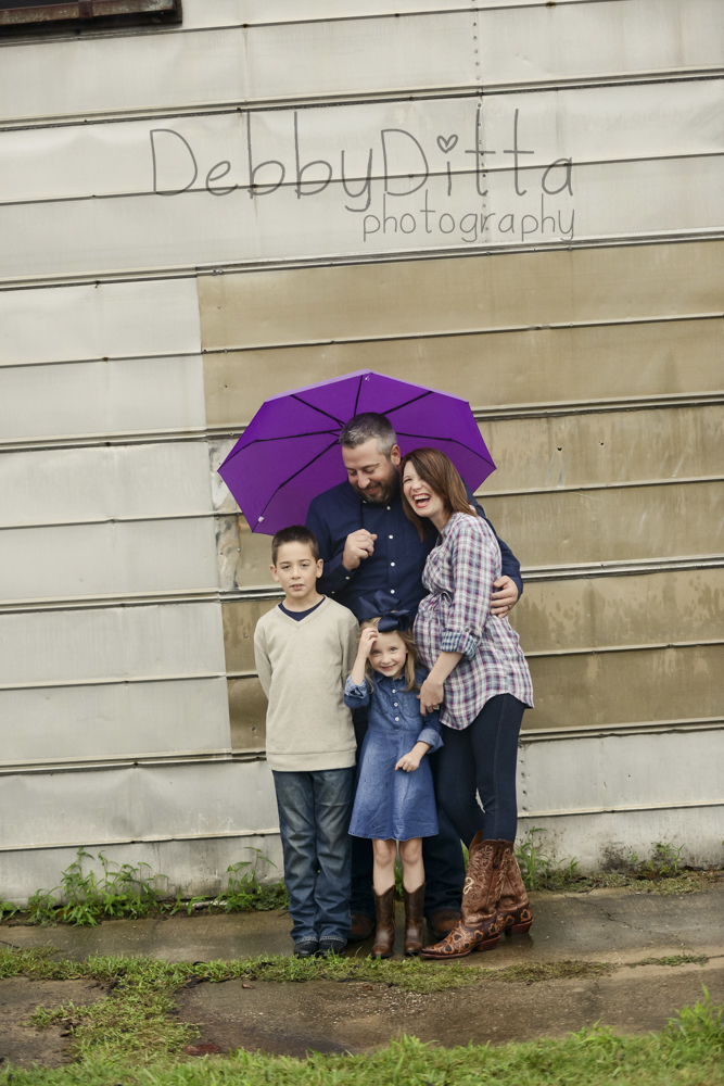 Debby Ditta Photography: The Standlee Family / Maternity / Rainy day ...