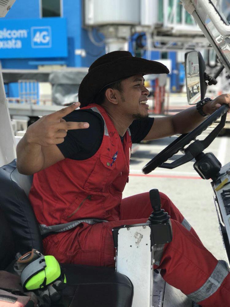 It's Mir Mira blog...: Kerjaya sebagai Ramp Agent ( Airasia )