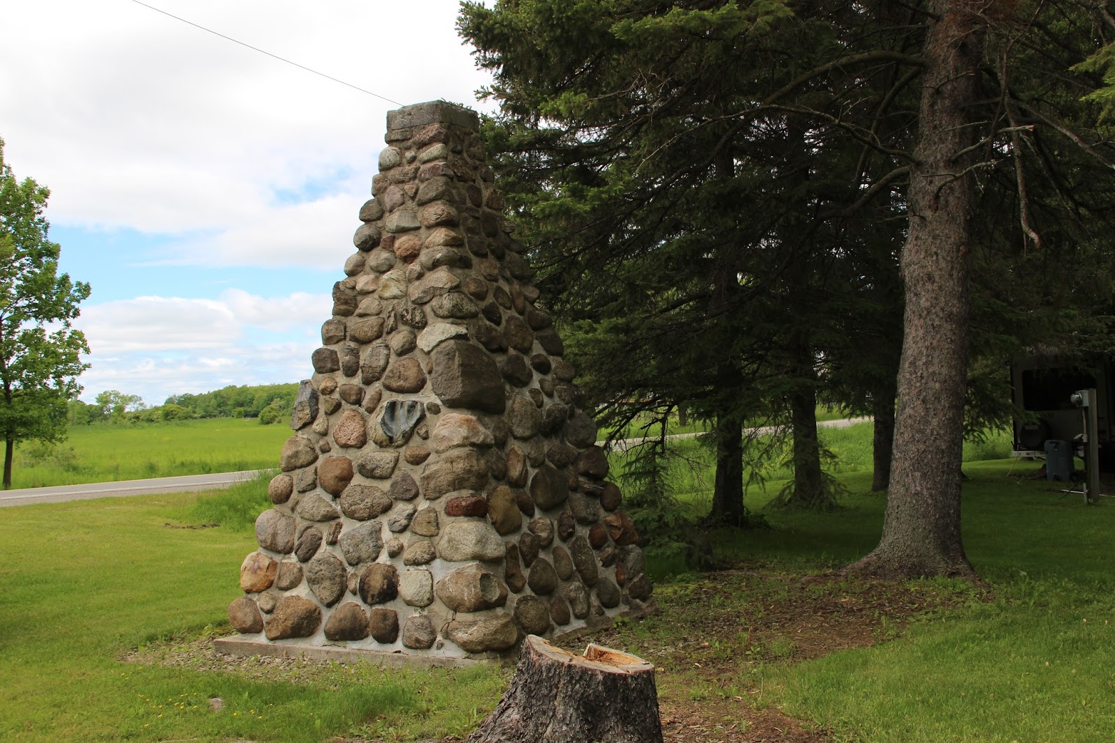 Memorials in Ottawa: Fort de Lévis Cairn