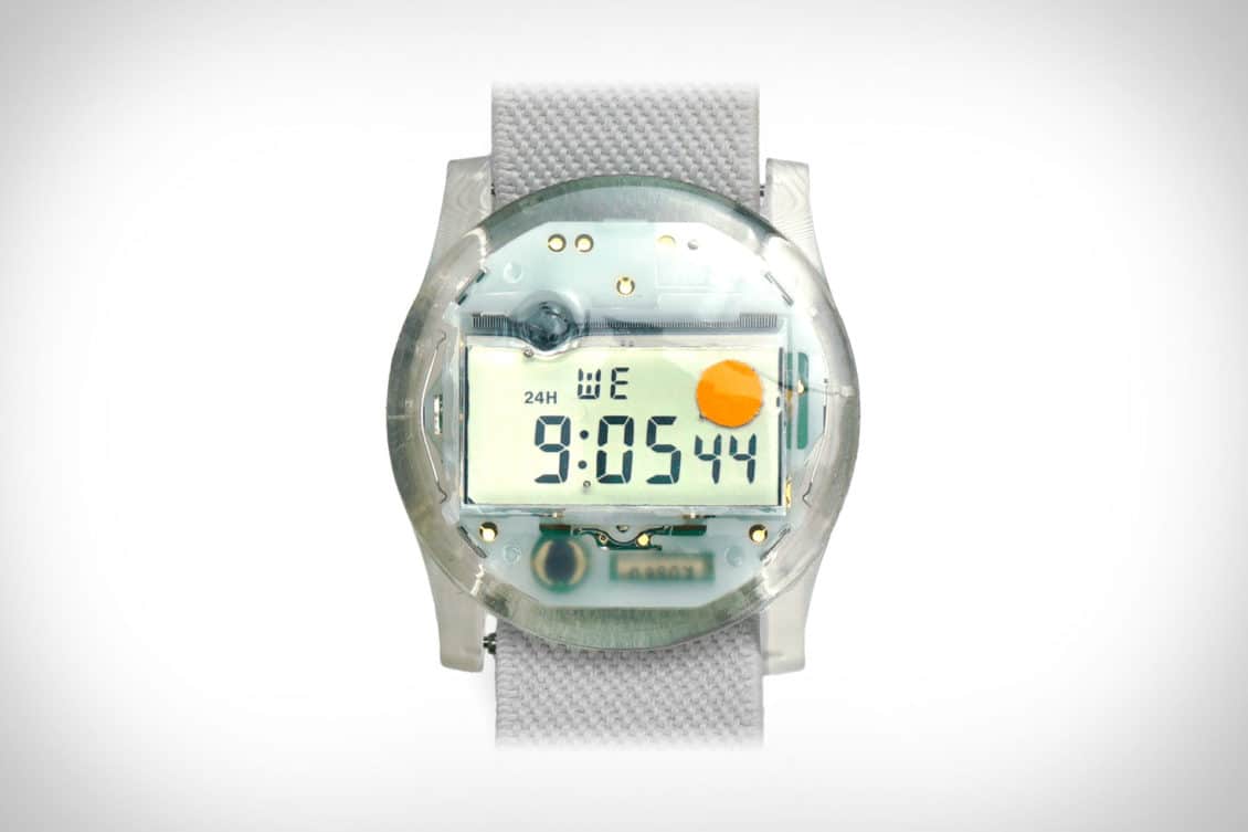 Discover the simplest digital watch ever