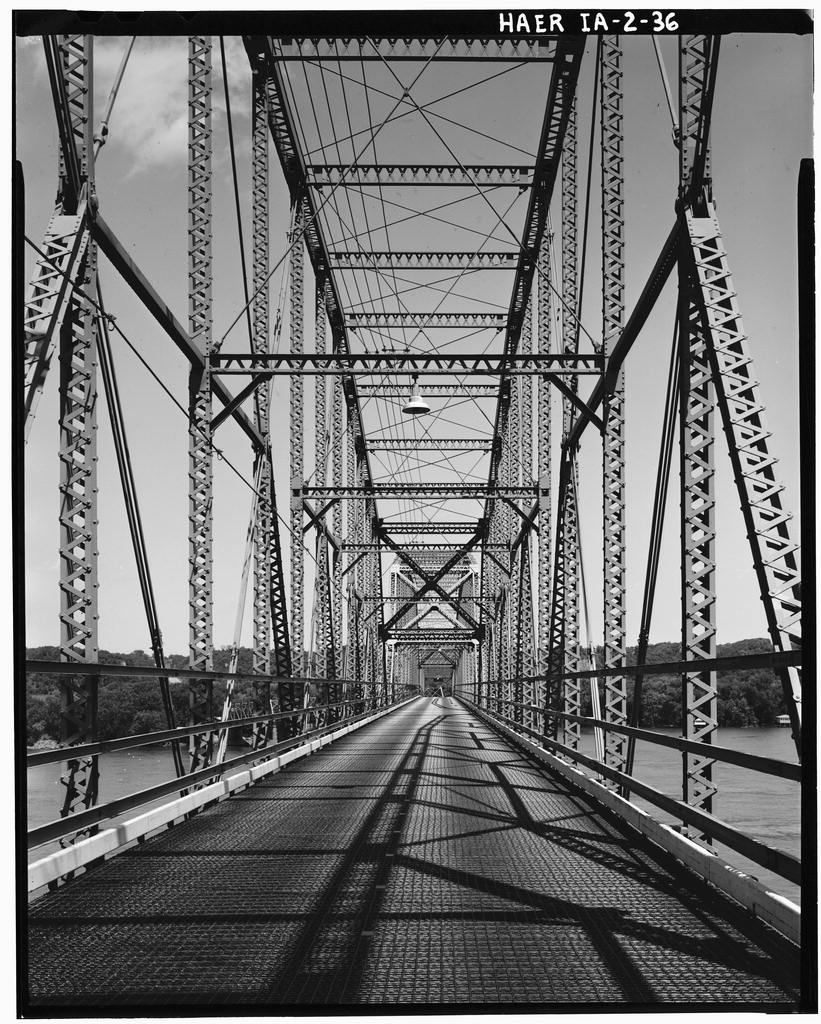 Industrial History: 1901-83 US-61+151 Eagle Point Bridge over ...