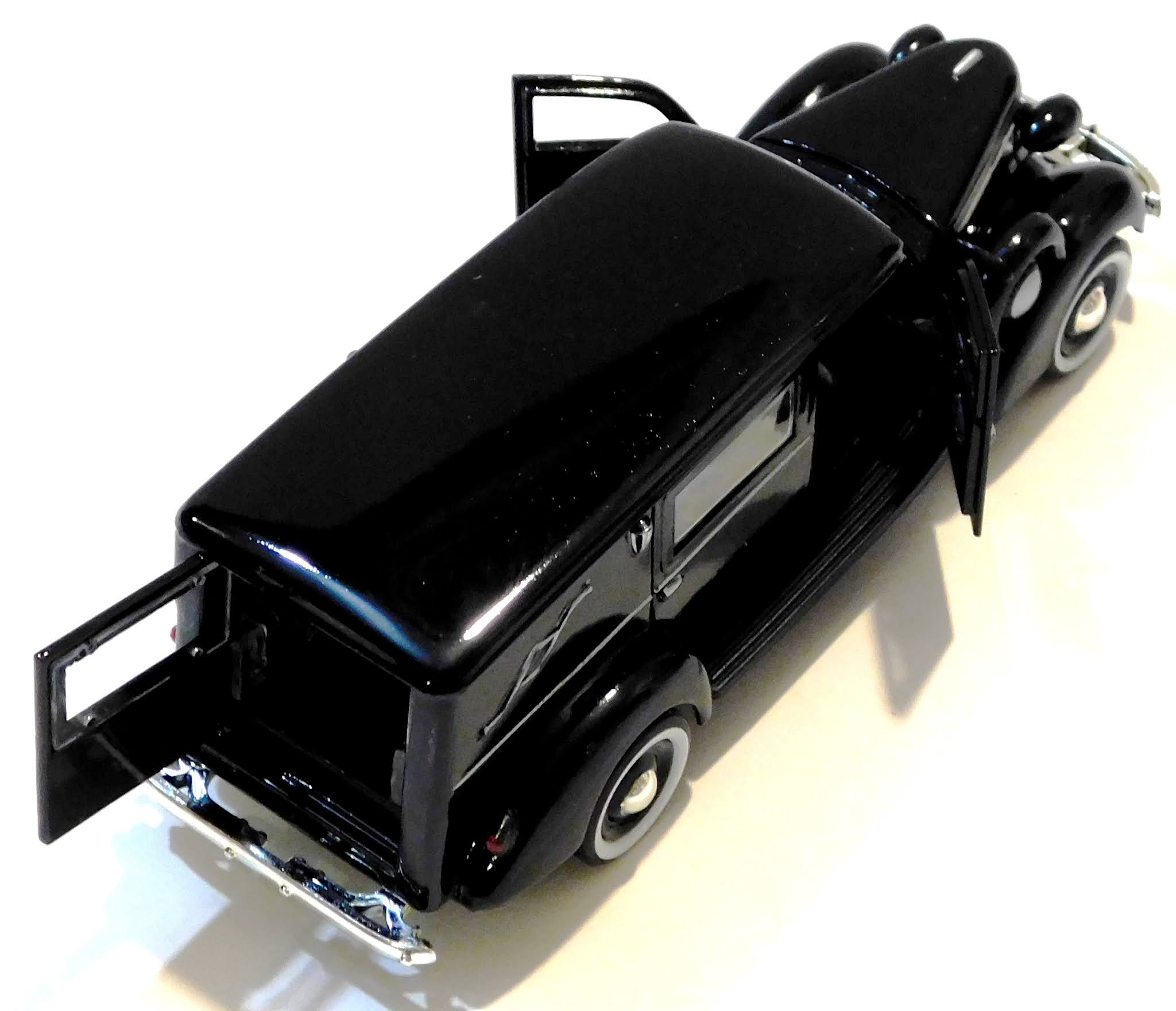 Toys and Stuff: The Phoenix Mint No. 18370 1/43 Scale '37 Studebaker ...