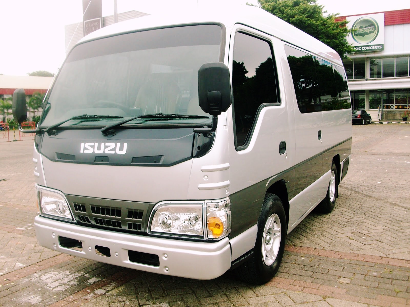 Sewa Bus Pariwisata - Rental Bus Pariwisata - Charter Bus Pariwisata ...