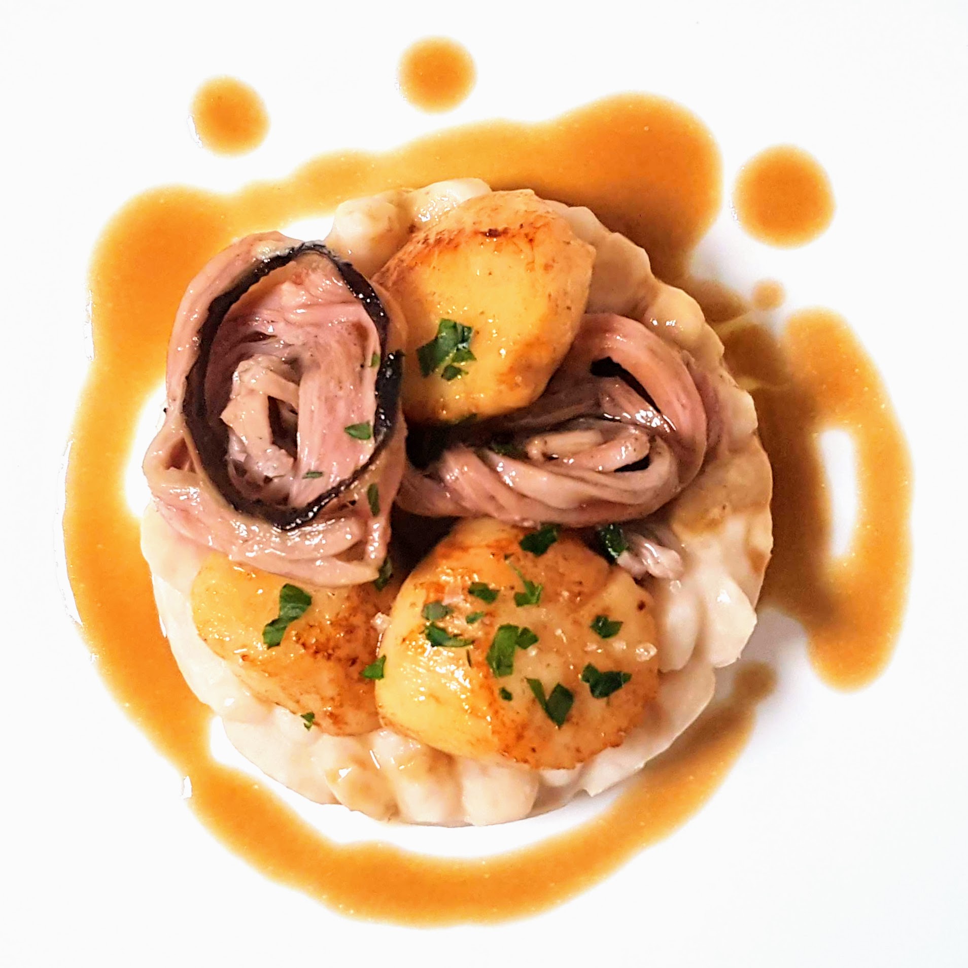 Saint-Jacques rôties, Coco de Paimpol, andouille de Guémené