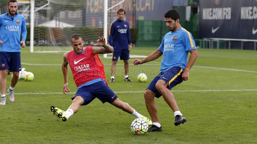 Luis Suárez Trains in First-Ever Blacked-Out Adidas X Primeknit Boots ...