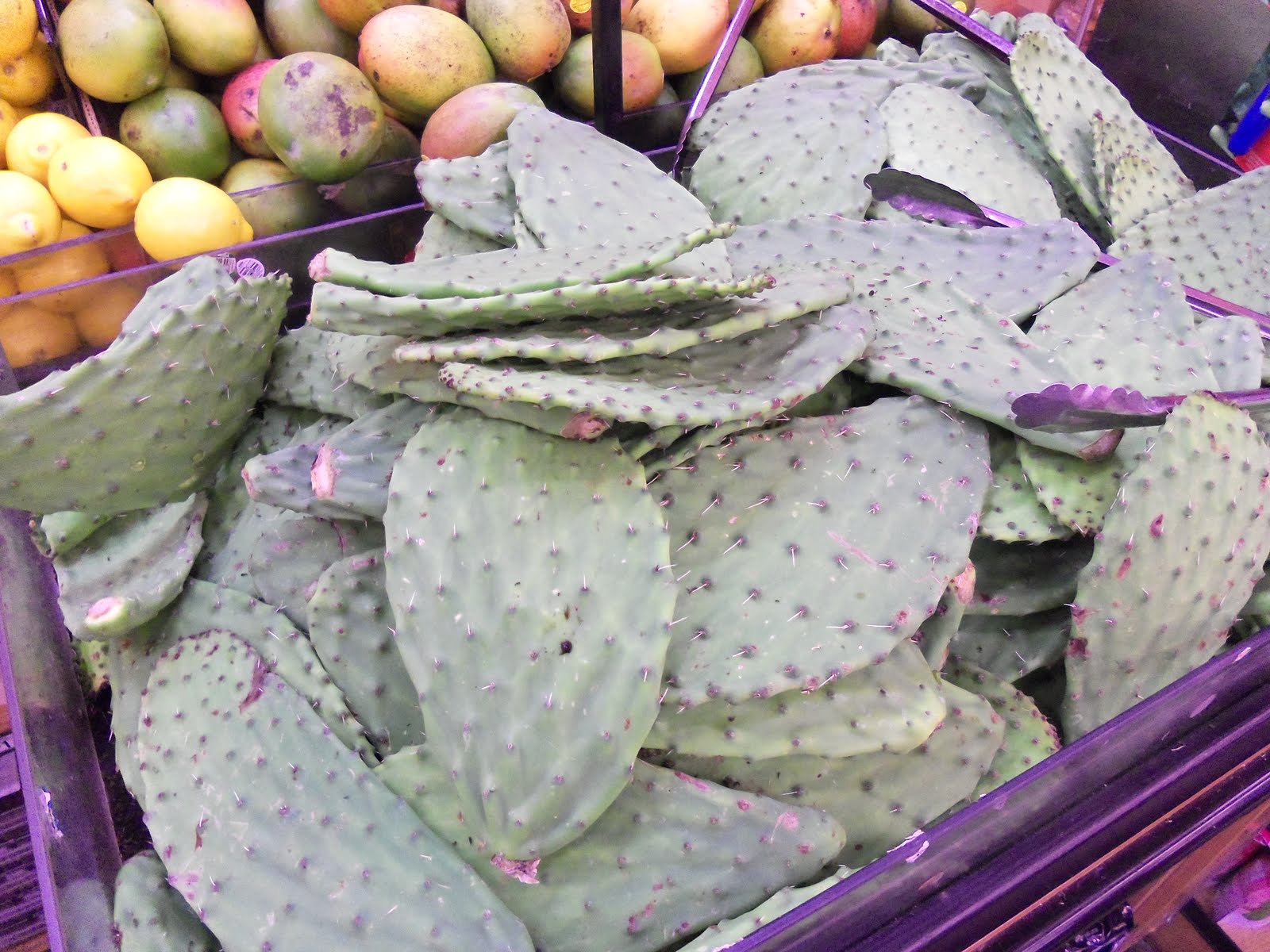La Buena Vida: "Nopalitos... Nopalitos compuestos para el taco"