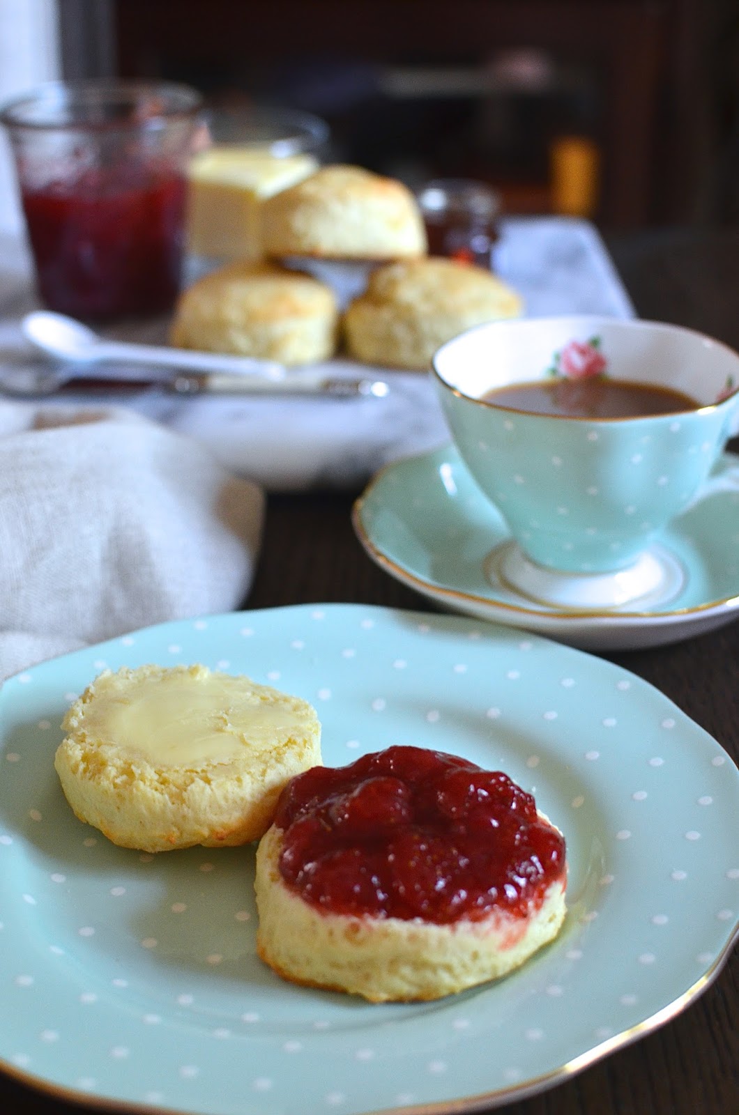 Playing with Flour: Devon (British-style) scones
