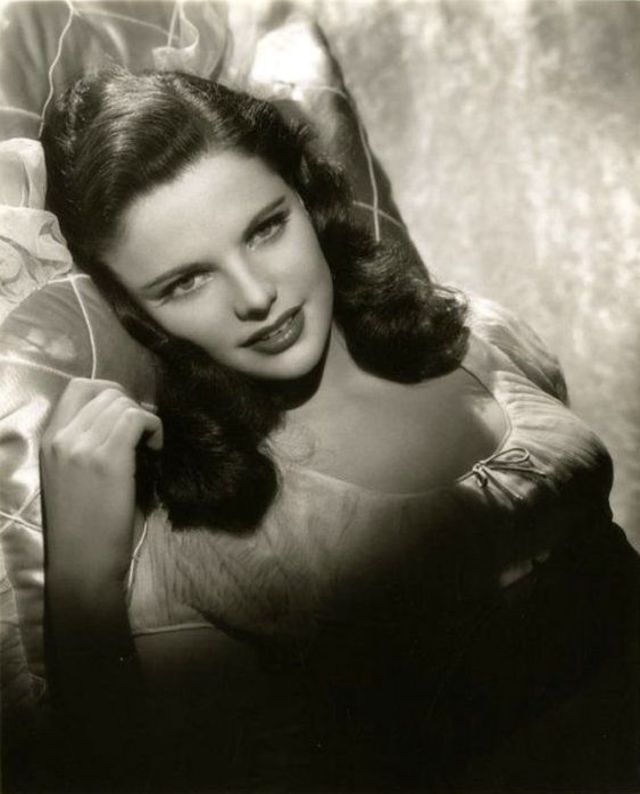 45 Glamorous Photos of Barbara Britton in the 1950s and '60s ~ Vintage ...