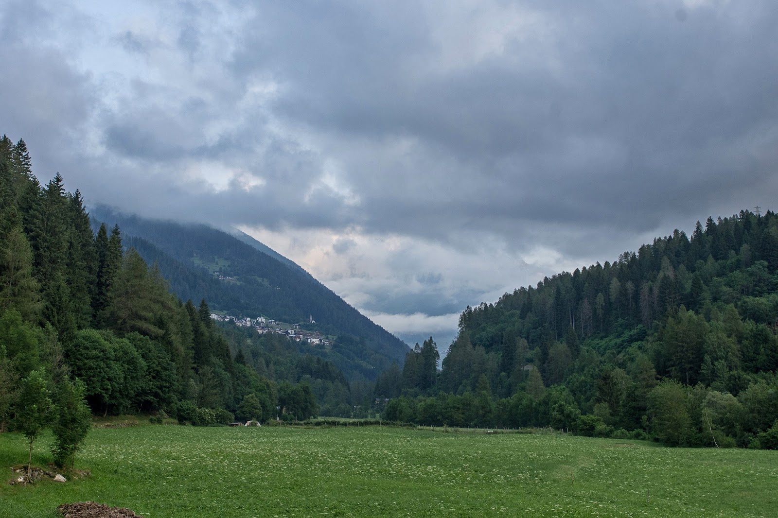 4 passi in Val di Sole: Quando, tra le nubi che si aprono, spuntano le ...