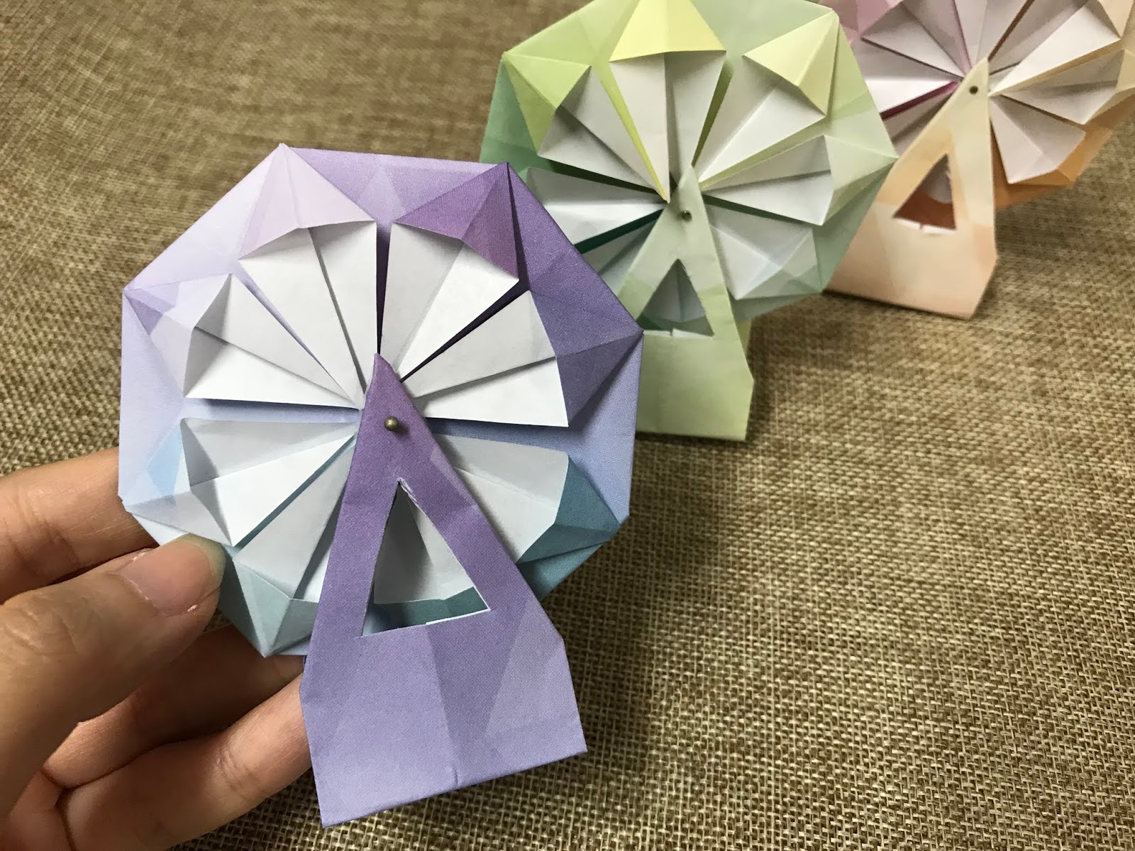 Tutorial #93: Origami Ferris Wheel | The Idea King