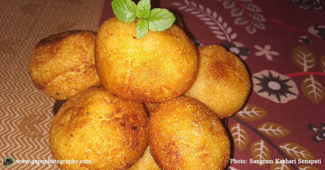 Which place is famous for Kakara Pitha in Odisha?