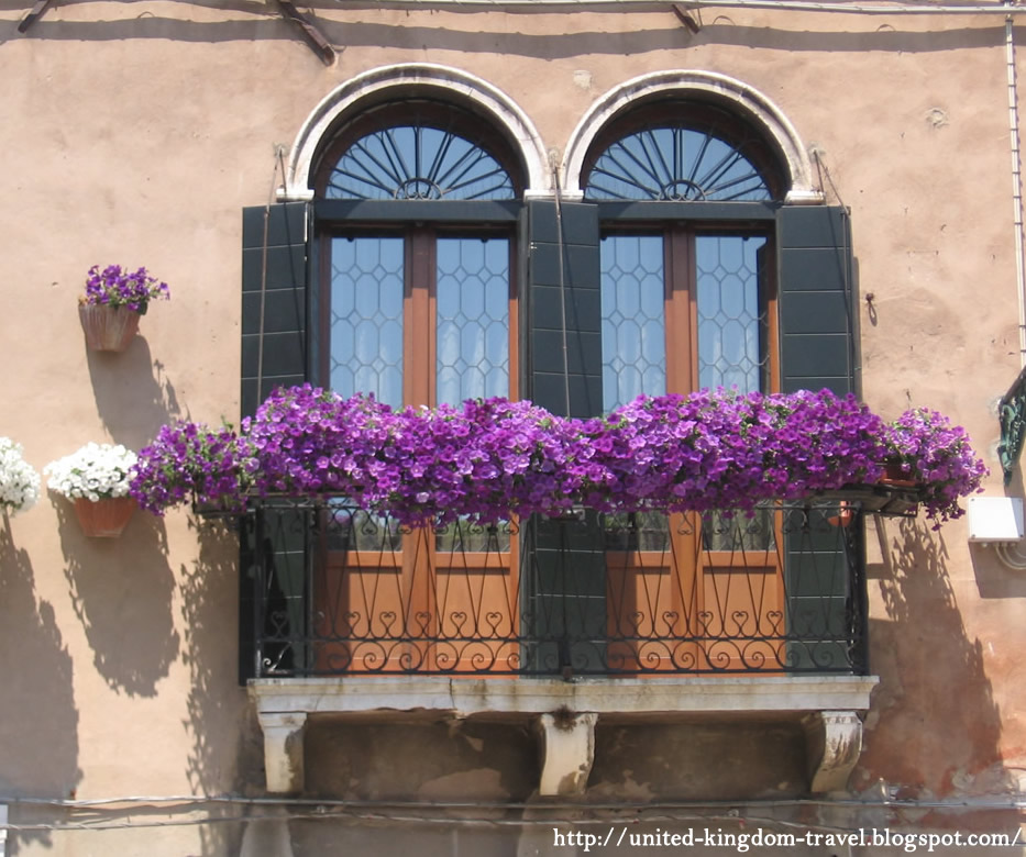 The Venetian Window Collection - Awesome windows I saw in Venice - The ...