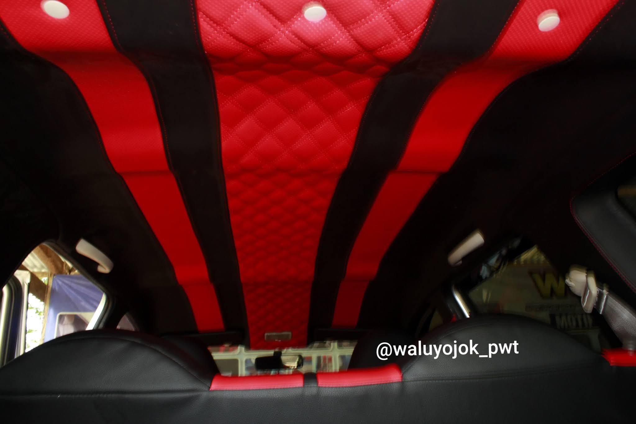 CUSTOM FULL INTERIOR MOBIL DATSUN