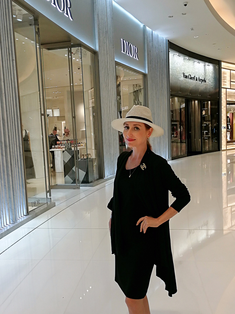 Elegant 40: Evona Black Dress in Dubai
