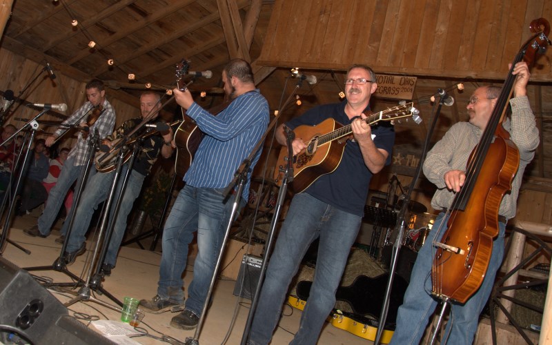 Late night jams – join your favorite bluegrass artists on stage