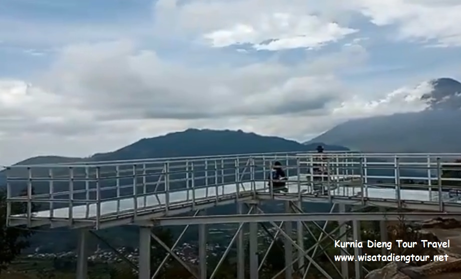 BUKIT BATU ANGKRUK DAN JEMBATAN KACA DIENG "Lokasi, Harga Tiket, Wahana ...
