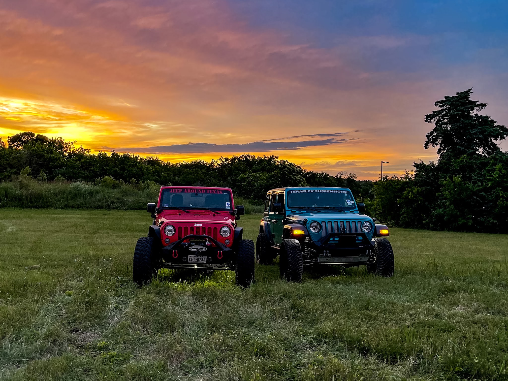 {Ellis County Jeep Meet with a side of sunset} - HALL AROUND TEXAS