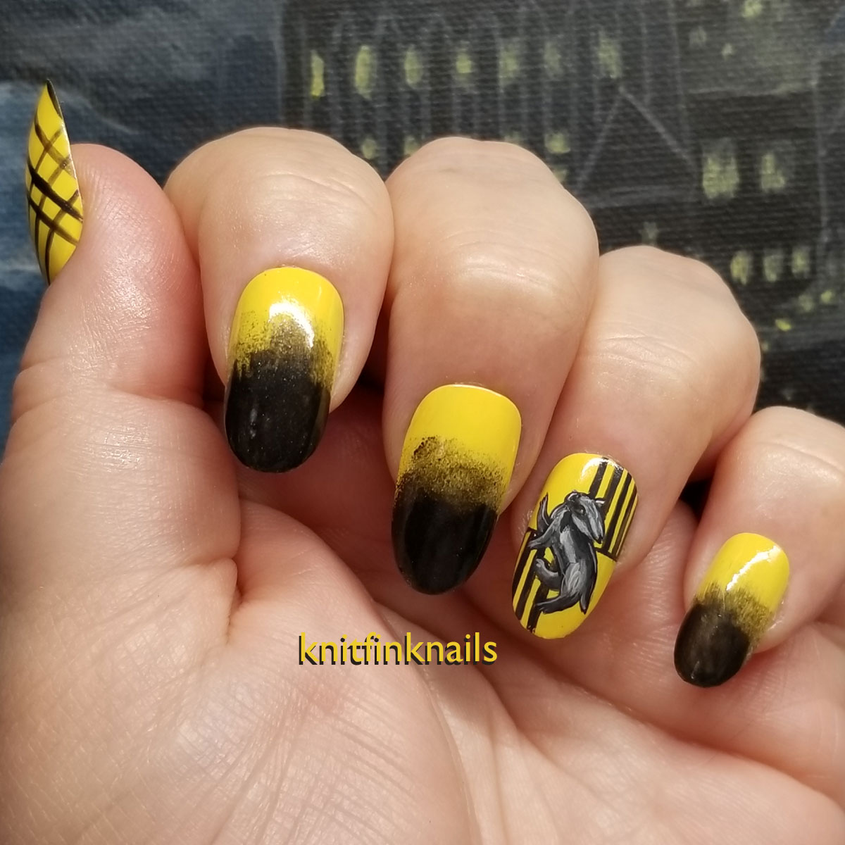 Knitfink crafts everything...: Hogwart House Nails